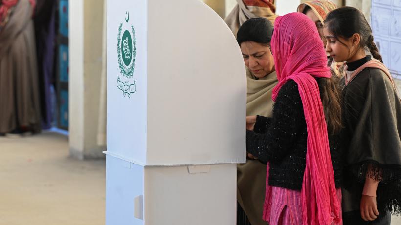 Understanding the gender gap among Pakistan’s voters | International ...